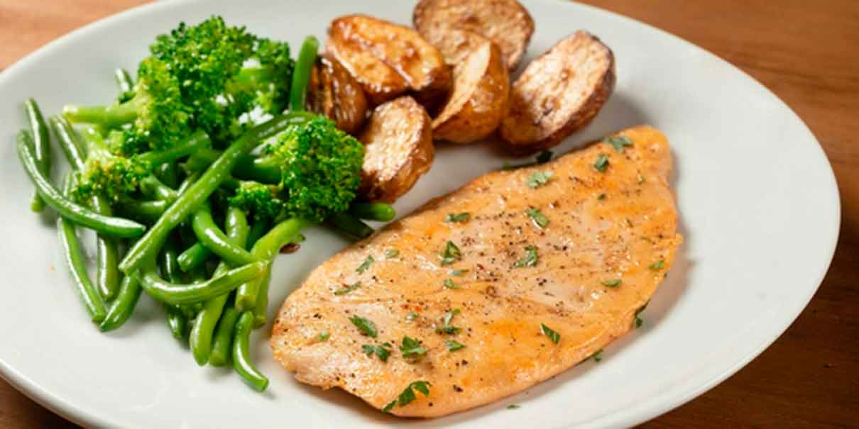 Pechuga de pollo: el superalimento proteico que conquista la dieta ...